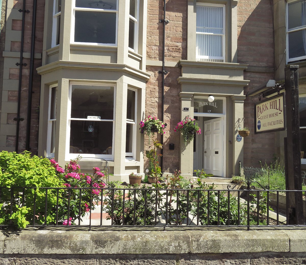 Parkhill Guest House - Highland Guide